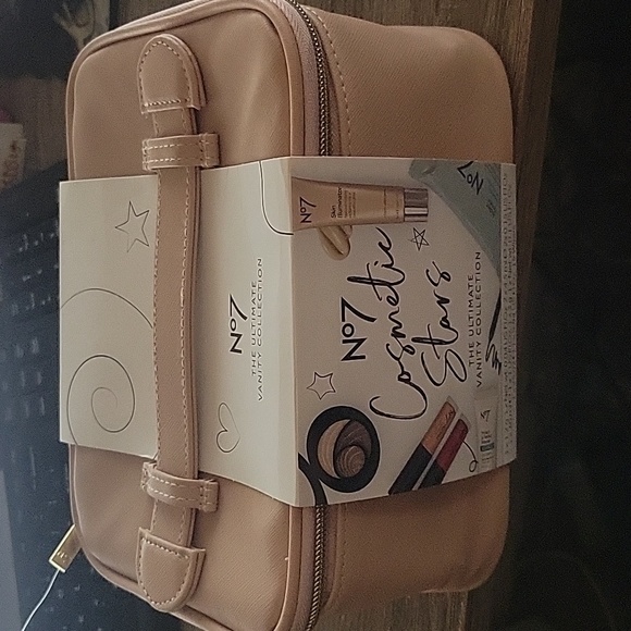 No7 | Makeup | Nwt No 7 The Ultimate Vanity Collection Makeup Bag With ...